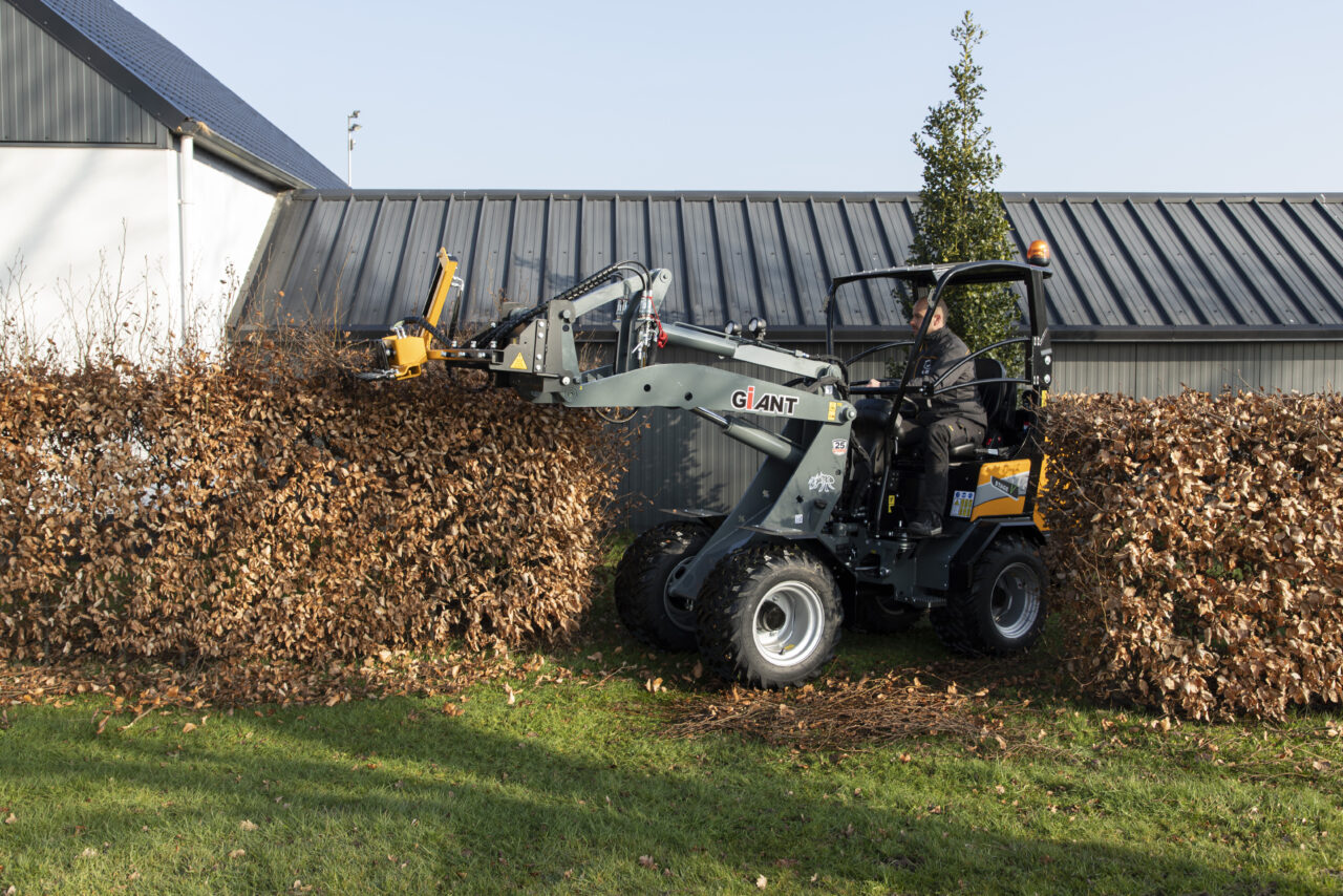 G2300 Series Heavy Duty Compact Wheel Loader - Giant Loaders