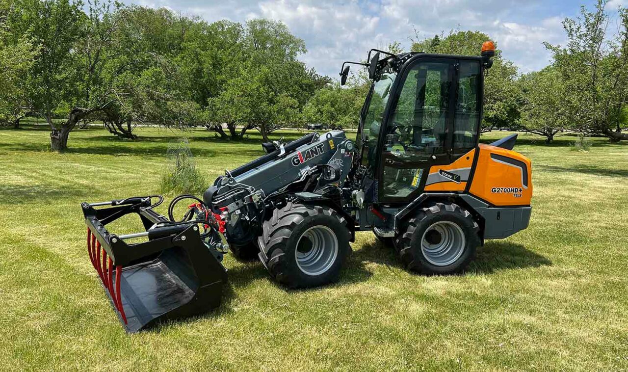 G2700 TELE - The compact and capable telehandler - Giant Loaders